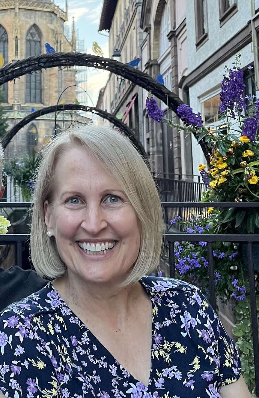 Vending machine unveiled on Bentonville square will offer most-needed ...