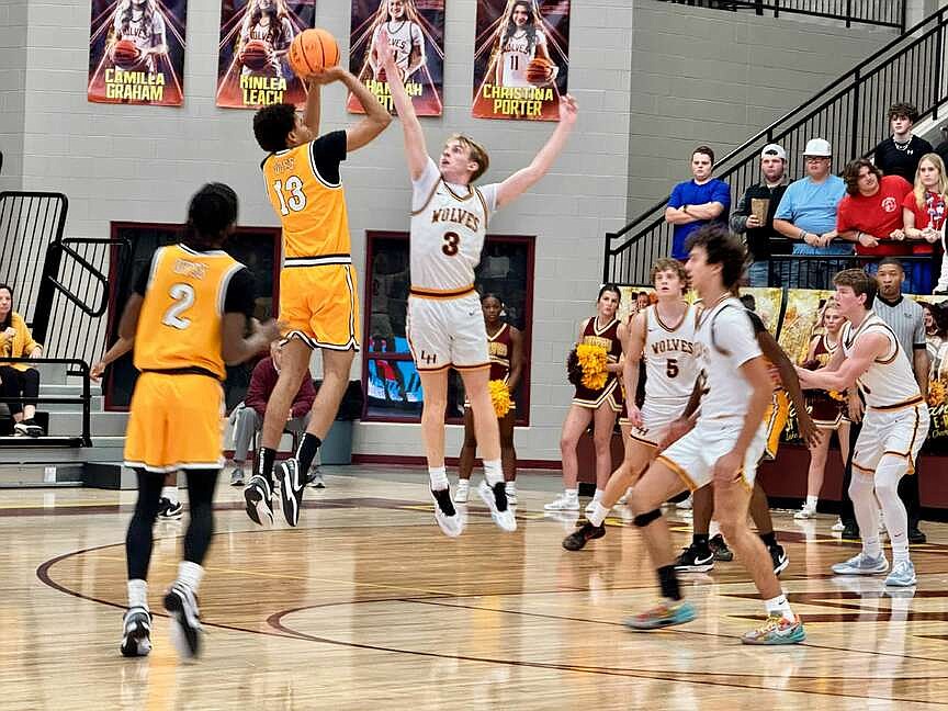 WATCH | Lake Hamilton Wolves flex on Watson Chapel Wildcats, improve to ...