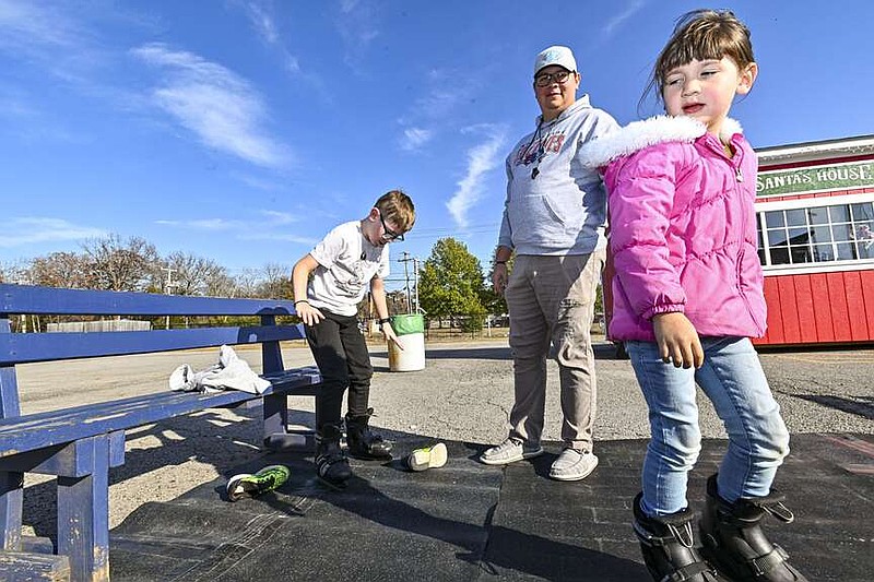 PHOTOS: Ice skating begins at Hunt’s Park in Fort Smith | River Valley ...
