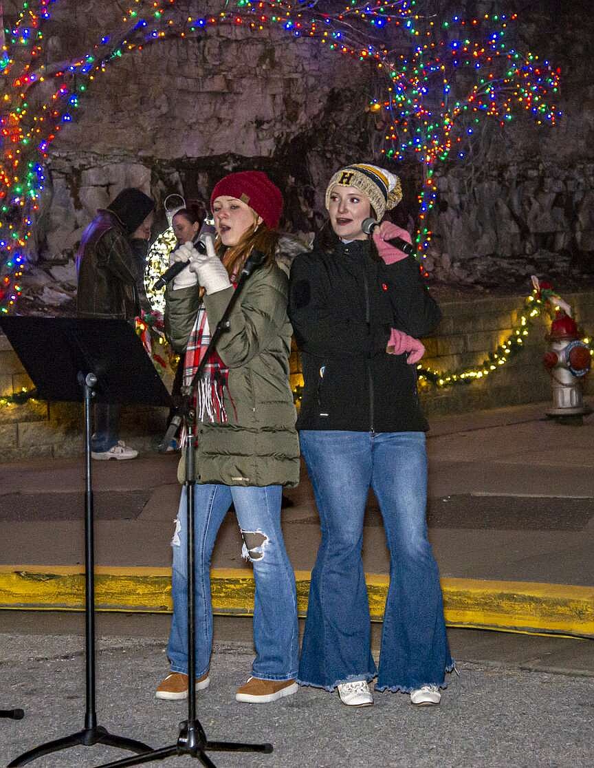 Mayor’s tree lighting ceremony kicks off Christmas season | Jefferson ...