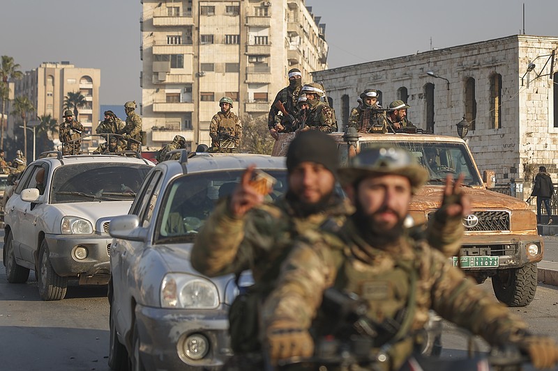 Syrian insurgents reach the capital's suburbs. Worried residents flee ...