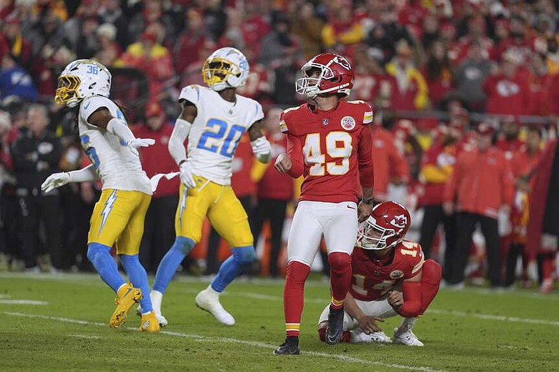 Chiefs tighten lead entering final push | Northwest Arkansas Democrat ...