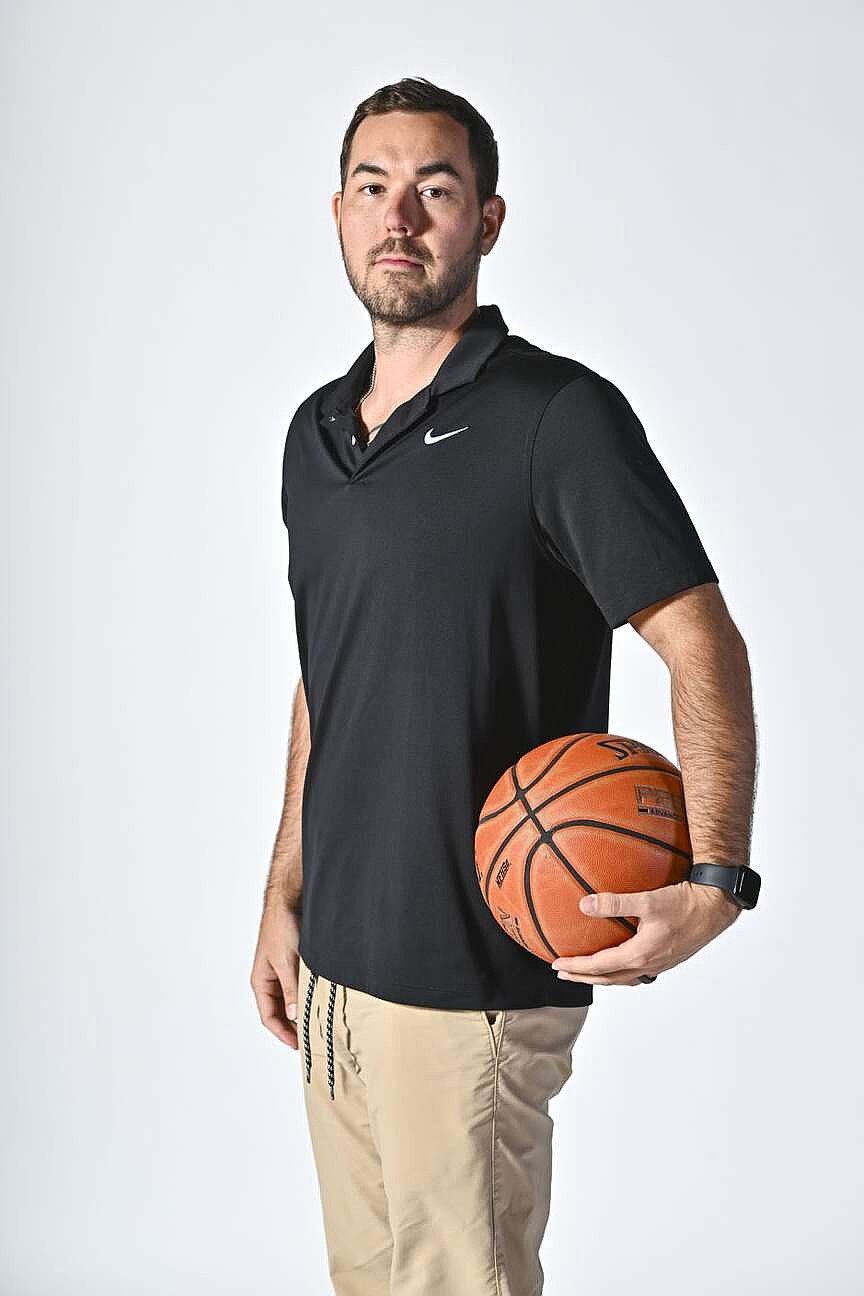 Familiar surroundings, steller play in close games has first-year ...