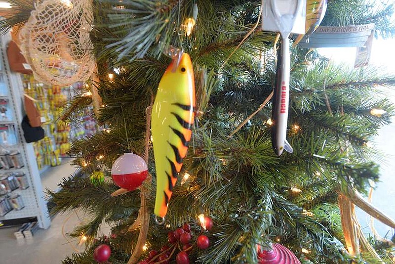 OPINION | PUTTHOFF Lures, lights turn boughs holiday bright | Northwest ...