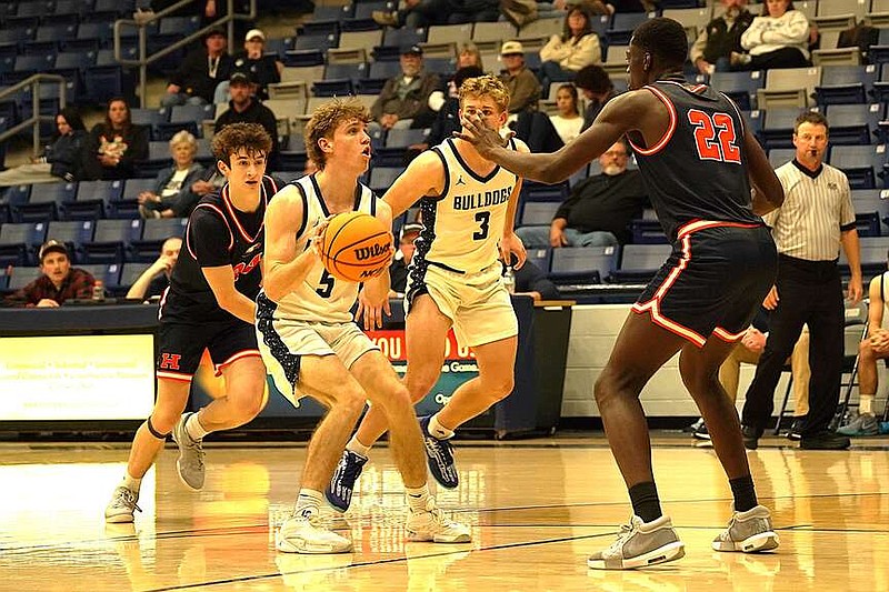 Greenwood boys use fourth quarter run to top Rogers Heritage ...