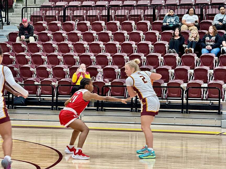 WATCH | Lake Hamilton Lady Wolves flex at Kameron Hale | Hot Springs ...