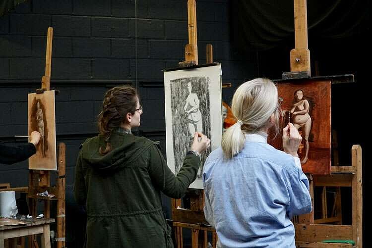 Capture the action in a free life drawing lesson at Arts on Main ...