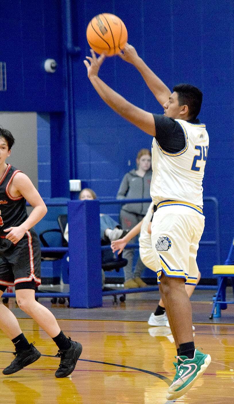 Bulldogs continue losing streak, drop three hard-fought contests ...