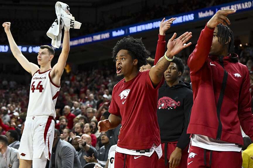 Rallying from 15-point deficit, Arkansas beats Georgia 68-65 for first ...