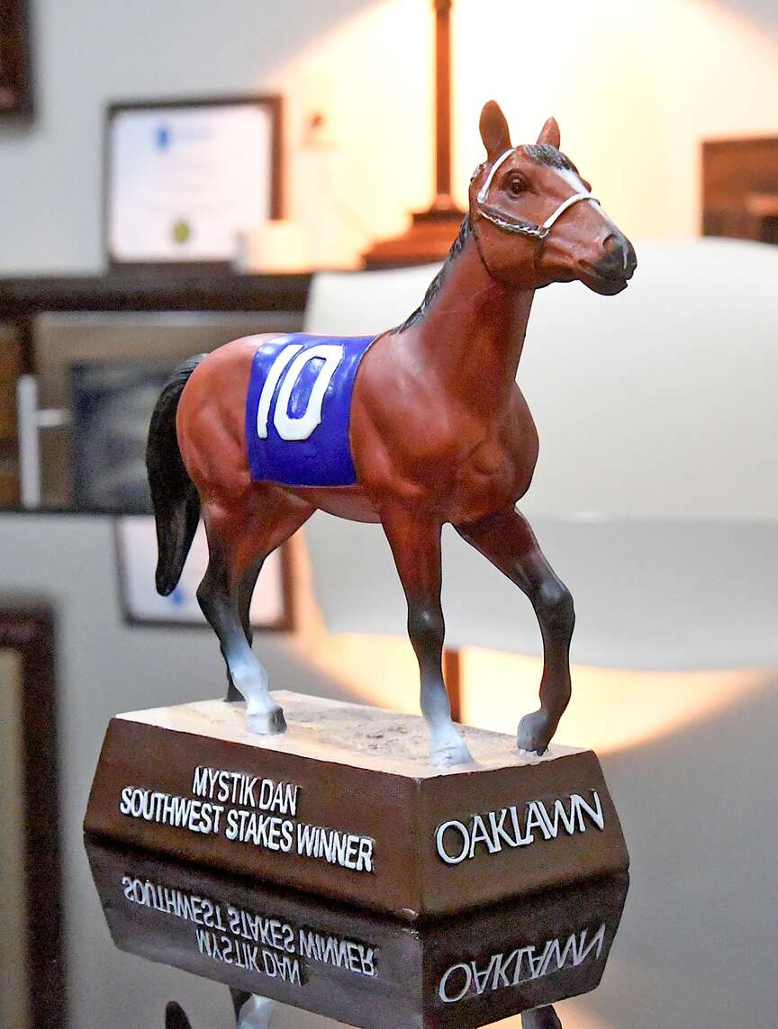 WATCH | Mystik Dan Day at Oaklawn features bobbleheads, $1M Southwest ...