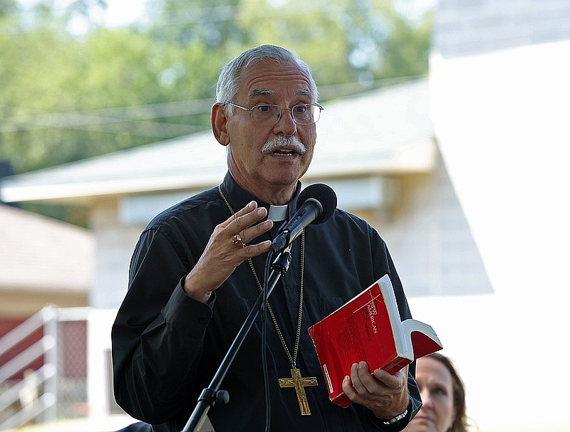 Spanish-speaking Catholics 'living in fear' of deportations, Arkansas ...
