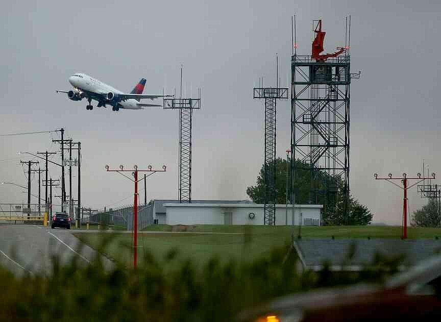 How safe is air travel in US, world? Here’s a close look | Jefferson ...