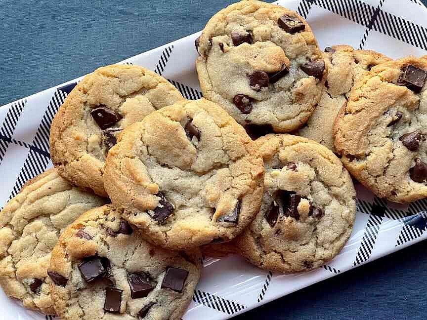 FRONT BURNER | OPINION: ‘Dessert Course’ chewy chocolate chip cookies ...