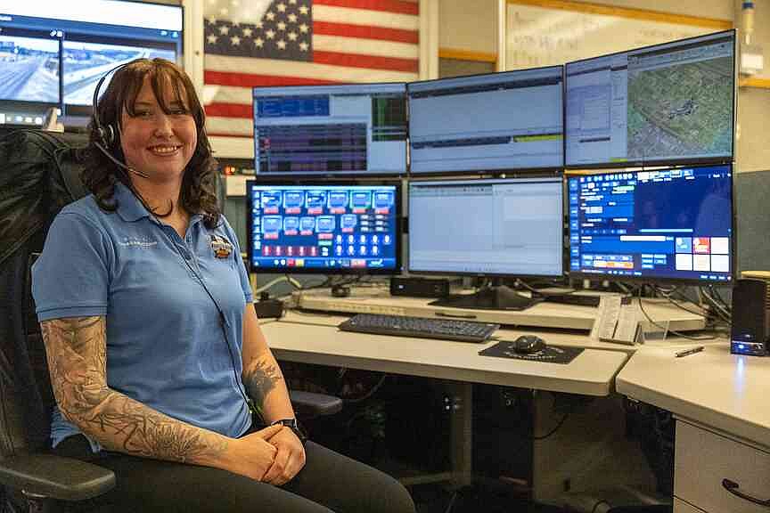 911 operator returns to family, fulfillment at JCPD | Jefferson City ...