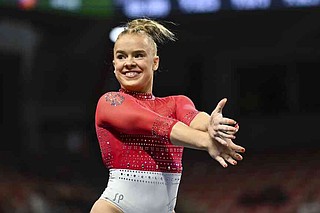 Texarkana’s Joscelyn Roberson balancing national team, college ...