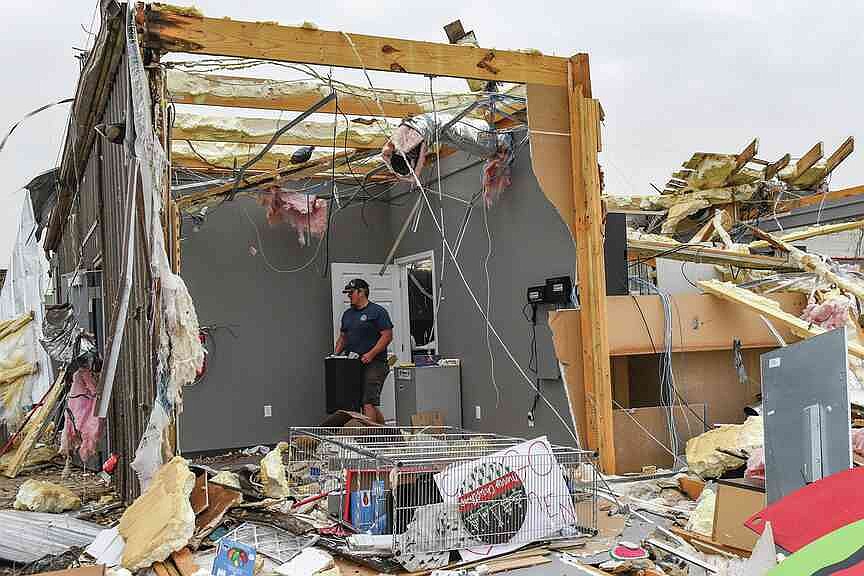 EF-3 tornado hits Cave City, 3 dead, 29 injured in Arkansas | River ...