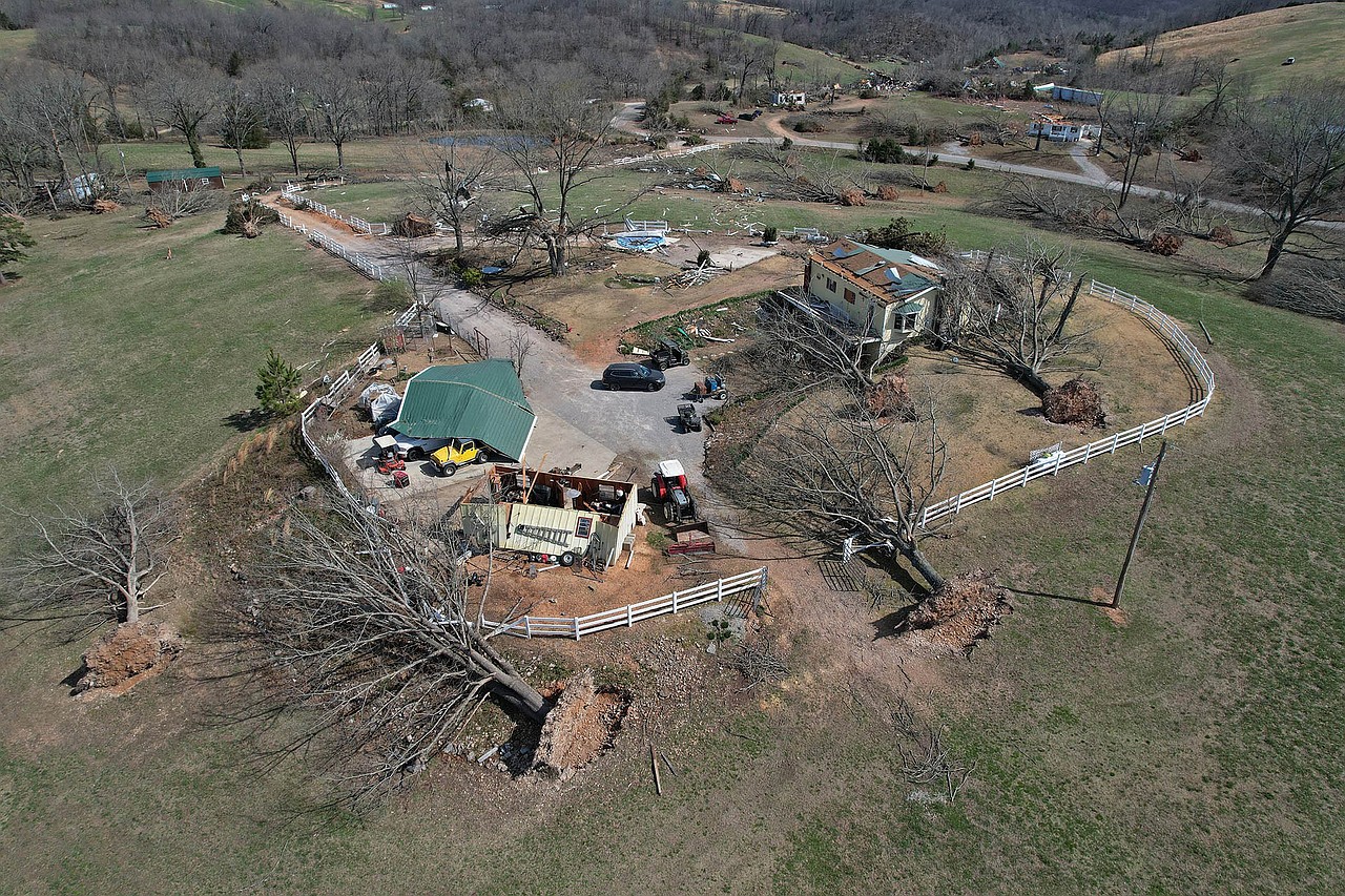 Damage suggests EF4 tornadoes in Jackson, Izard counties | Camden News