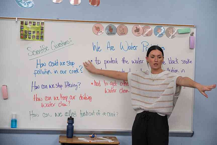 Thorpe Gordon, LU students work together to learn about Missouri River ...