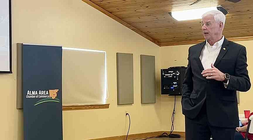 Arkansas Representative Steve Womack speaks with Alma Area Chamber of Commerce, talks government ...