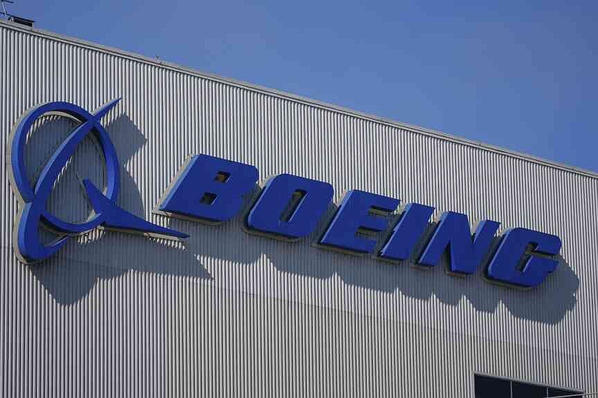 President Trump, eyeing China threat, announces Boeing wins contract ... President Trump, eyeing China threat, announces Boeing wins contract ...