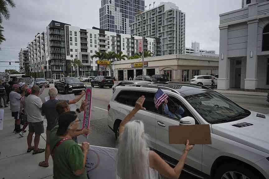 Tesla dealerships face protests | Northwest Arkansas Democrat-Gazette