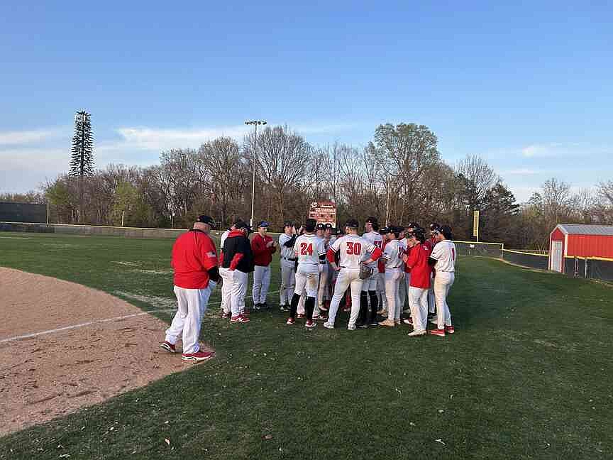 Cards baseball holds off Mountain Home Bombers | The Washington County ...