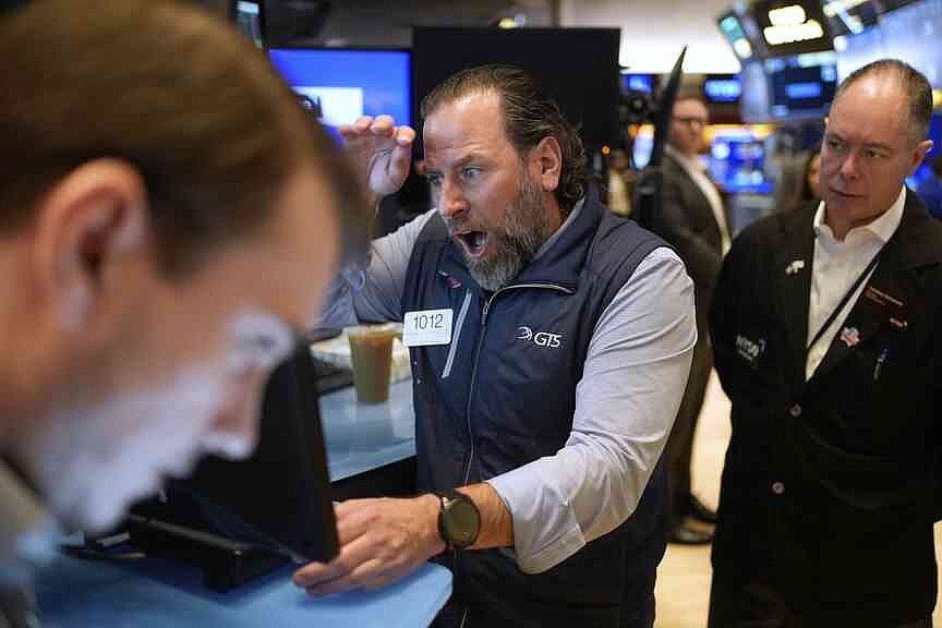 Dow drops 1,600 as US stocks lead worldwide sell-off after Trump’s ...