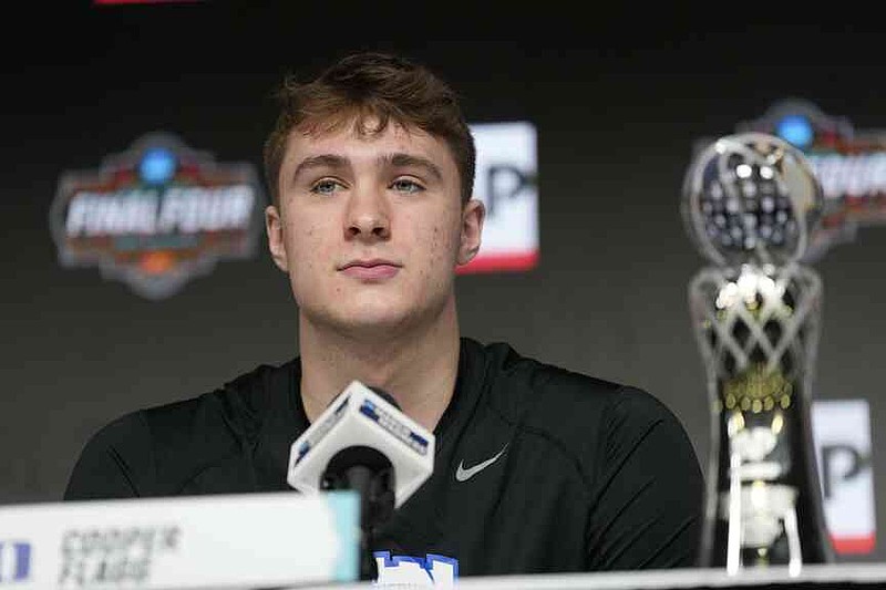 Flagg becomes 4th freshman to win AP’s top player honor | The Arkansas ...