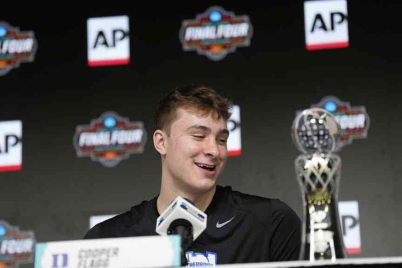 Flagg becomes 4th freshman to win AP’s top player honor | The Arkansas ...
