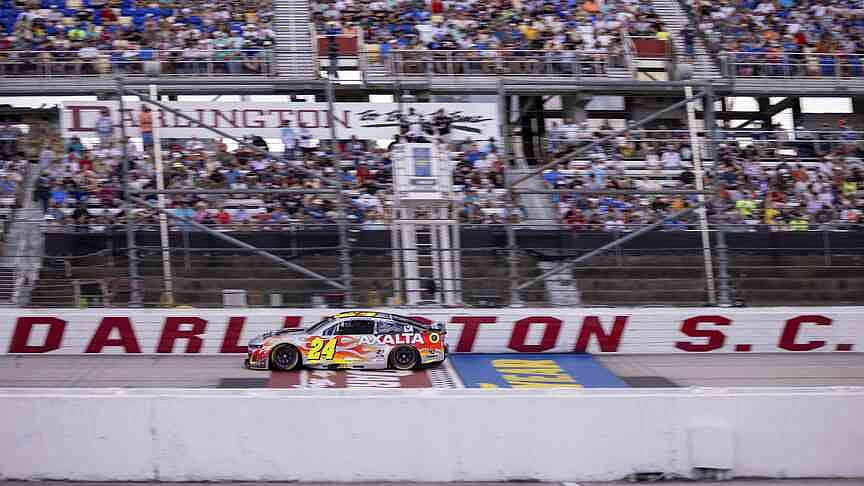 Denny Hamlin marks himself title contender | Hot Springs Sentinel Record