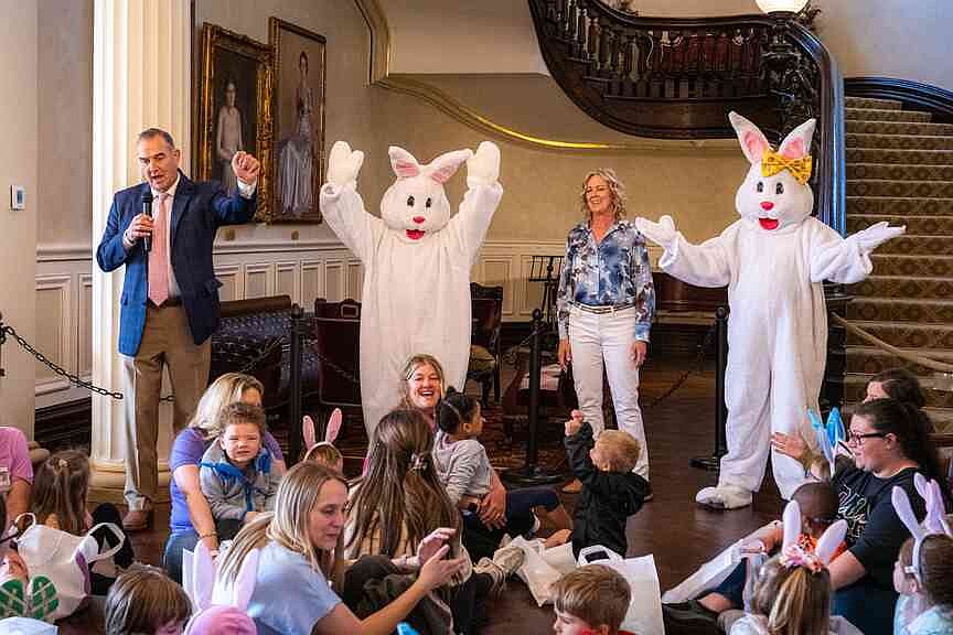Governor’s mansion hosts annual SLC Easter egg hunt | Jefferson City ...