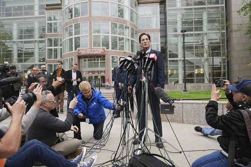 Dispute stalls Menendez hearing | The Arkansas Democrat-Gazette ...