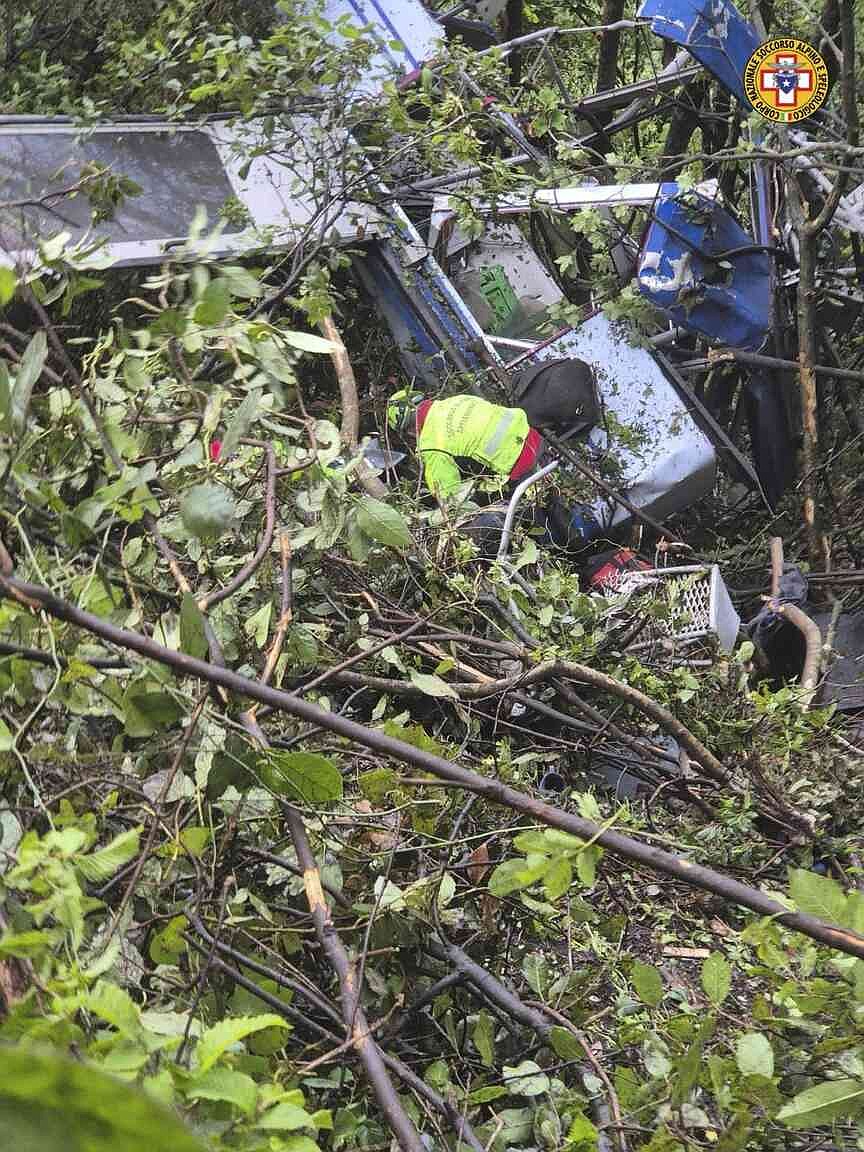 Four killed after Italian cable car crashes south of Naples | Jefferson ...