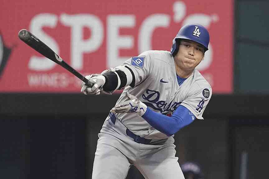 Freeman’s sac fly edges Dodgers over Rangers | Texarkana Gazette