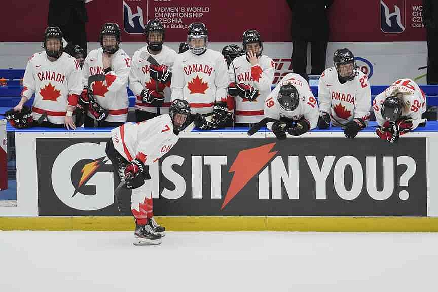U.S. wins women’s hockey worlds, 4-3, in OT against Canada | Fulton Sun