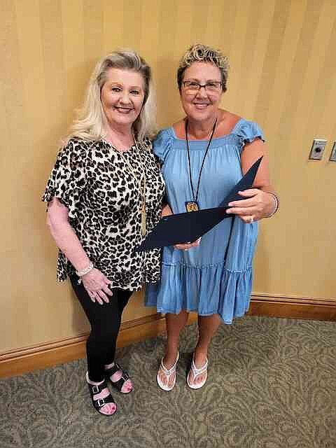 Zeta Chi installs, awards members | Hot Springs Sentinel Record