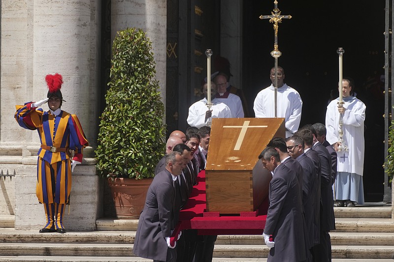 Mighty and meek say farewell to Pope Francis during Vatican funeral and ...