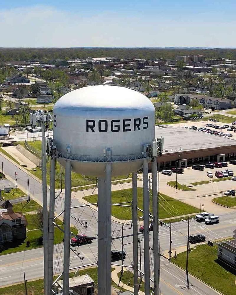Rogers water tower comes down in a day as residents express loss of ...