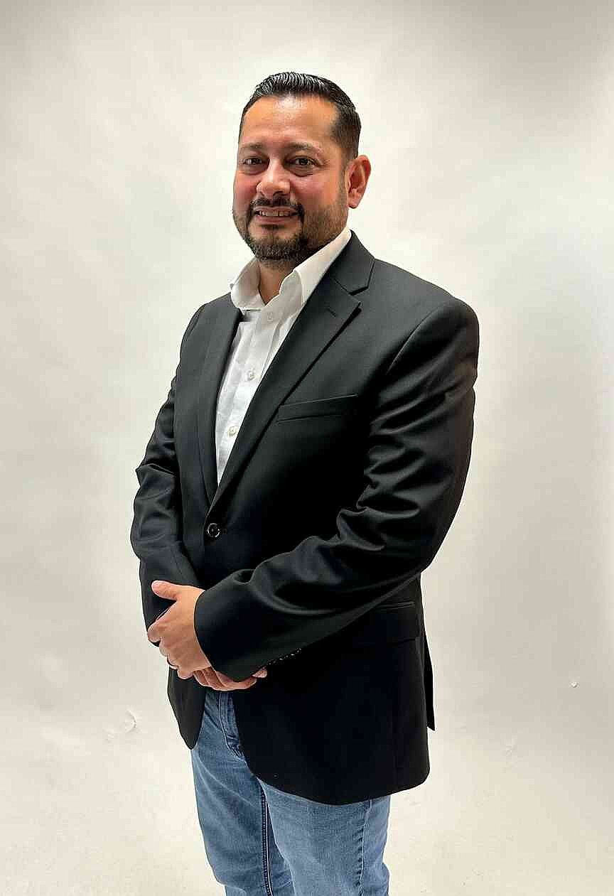 Único candidato hispano a comisión escolar de Springdale | La Prensa Libre