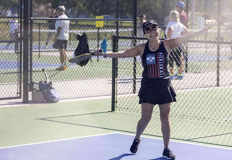 Sebastian County officials cut ribbon on 8 new pickleball courts at Ben ...