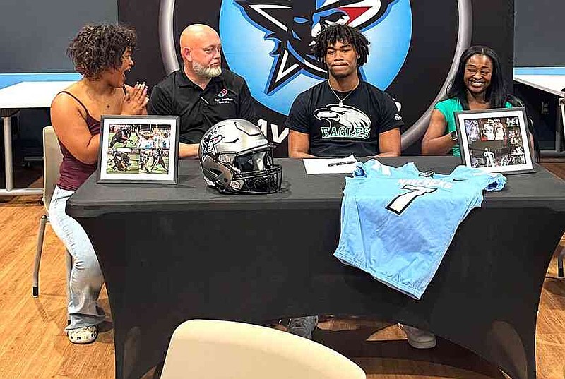 River Valley athletes sign to play at next level | River Valley ...