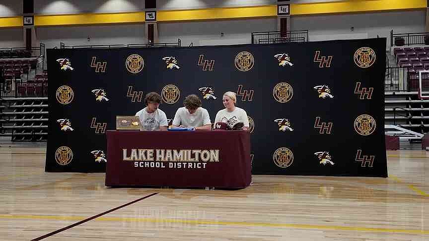 WATCH | Lake Hamilton Wolves’ Blayne Cribb signs with Trailblazer ...
