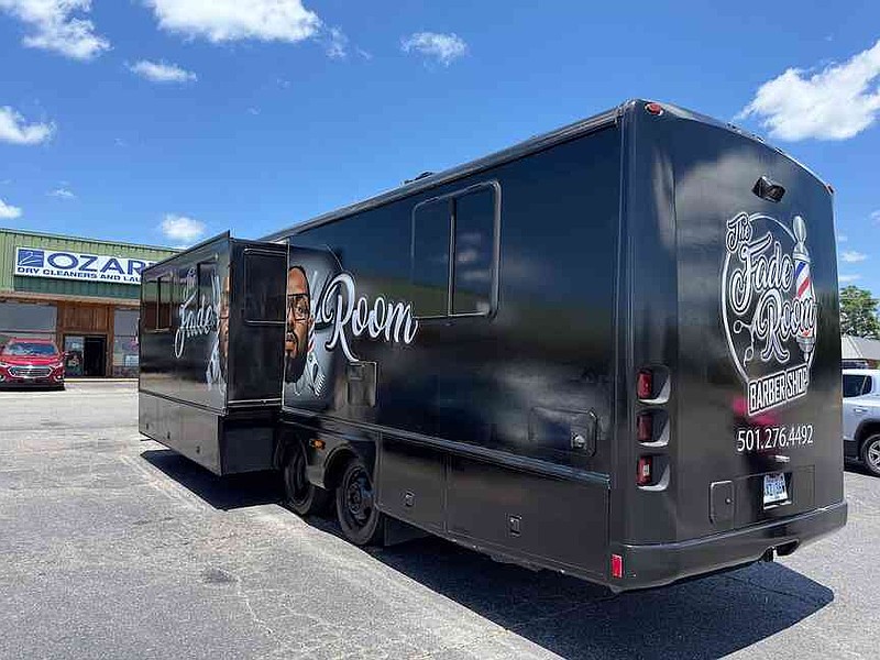 WATCH | The Fade Room mobile barber shop offers cuts, community | Hot ...