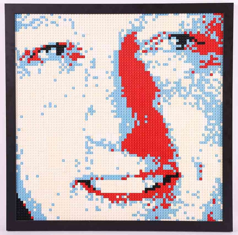 Clinton Library exhibition captures ex-president, family in ...