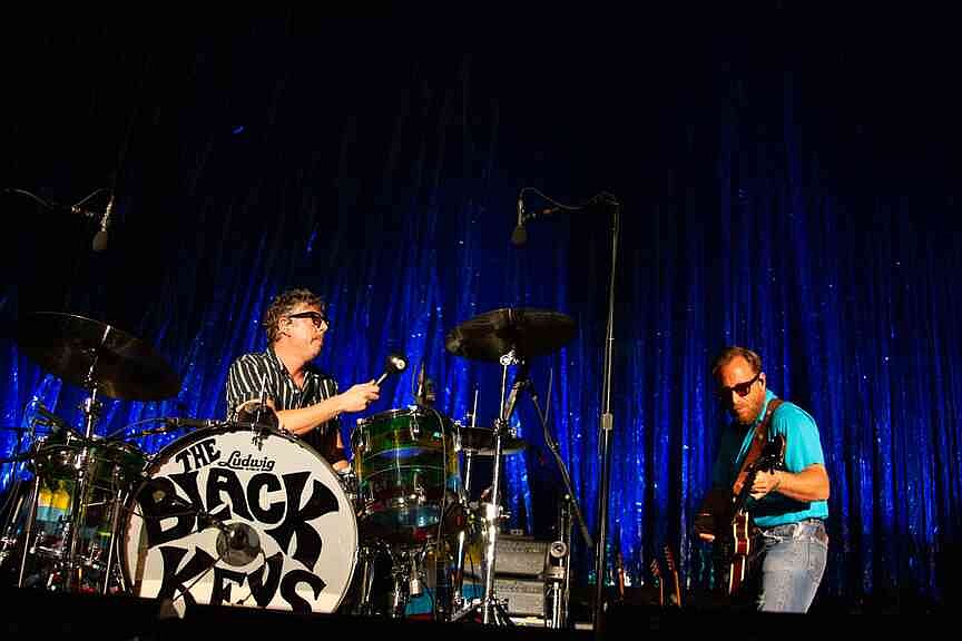 Review: The Black Keys weather the storm and deliver a grit-soaked ...