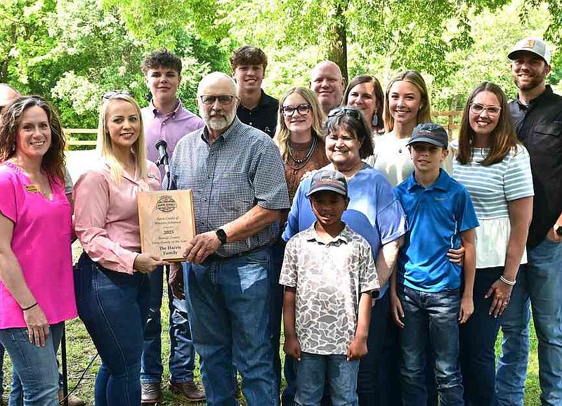 Beloved Gravette vet receives Benton County Farm Family of the Year ...