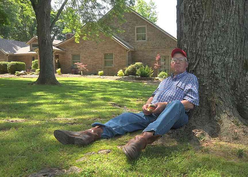 Beloved Gravette vet receives Benton County Farm Family of the Year ...