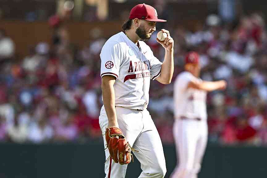 Van Horn gets emotional after sweep of Vols | Hot Springs Sentinel Record