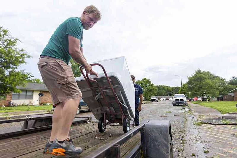 Confirmed EF1 tornado damages over 50 buildings in Van Buren | River ...