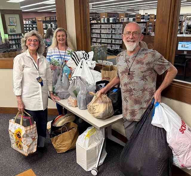 Zeta Chi donates to the Blessing Boxes | Hot Springs Sentinel Record